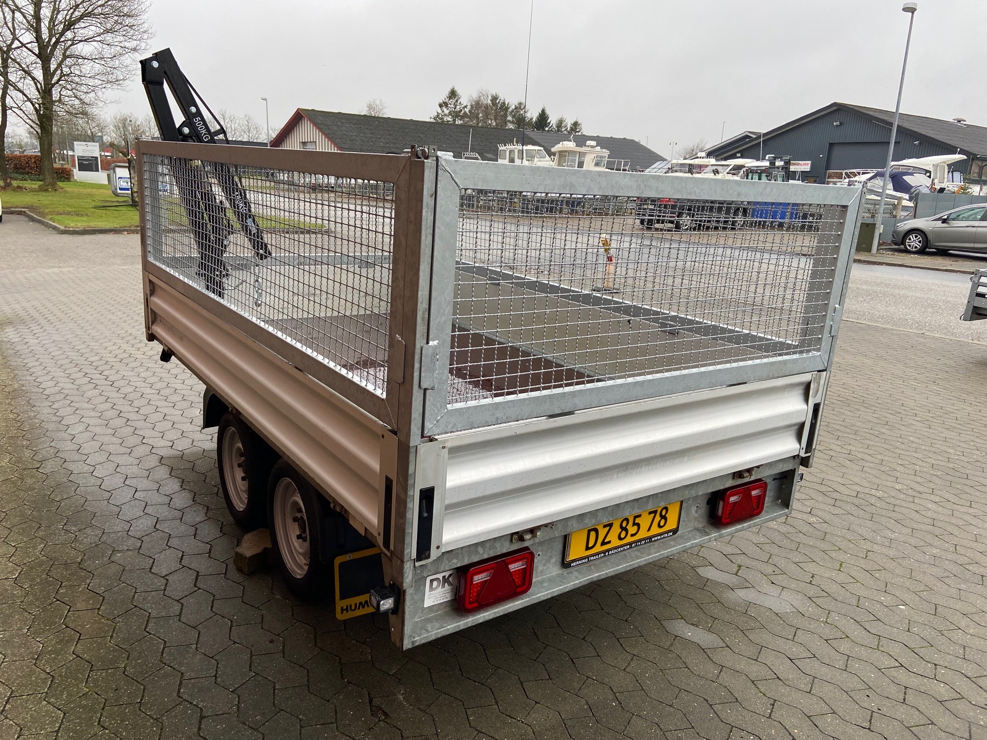 Humbaur HT 20.26 m/gittersider og manuel løftekran | Herning Trailer ...