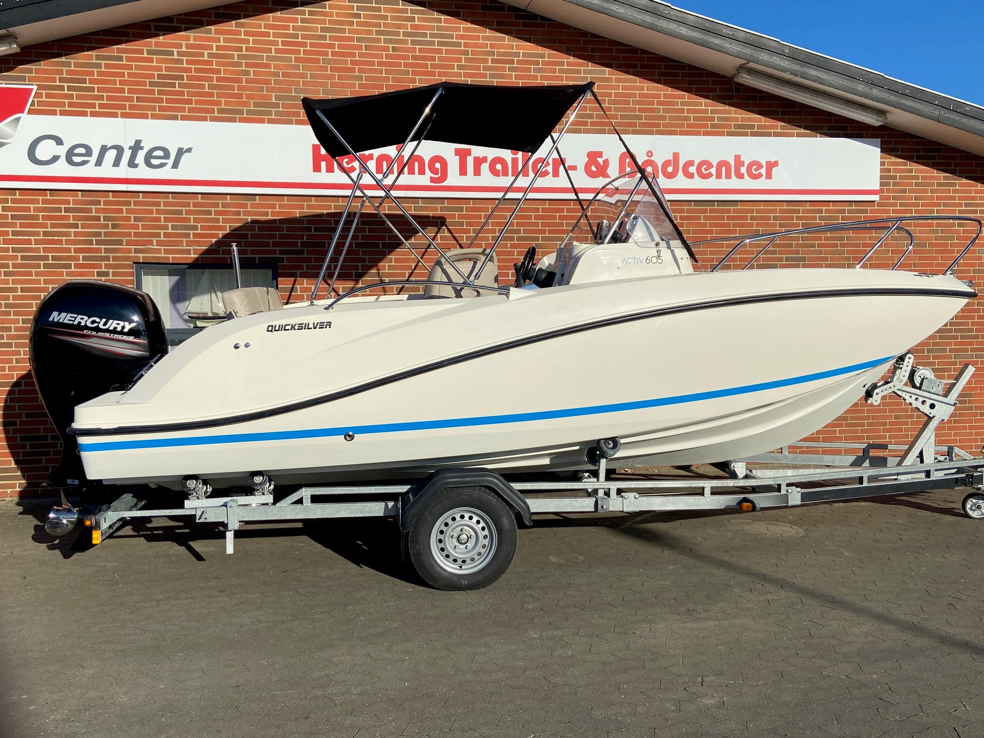 Quicksilver Activ 605 Sundeck m/Mercury F150 hk og Brenderup trailer ...
