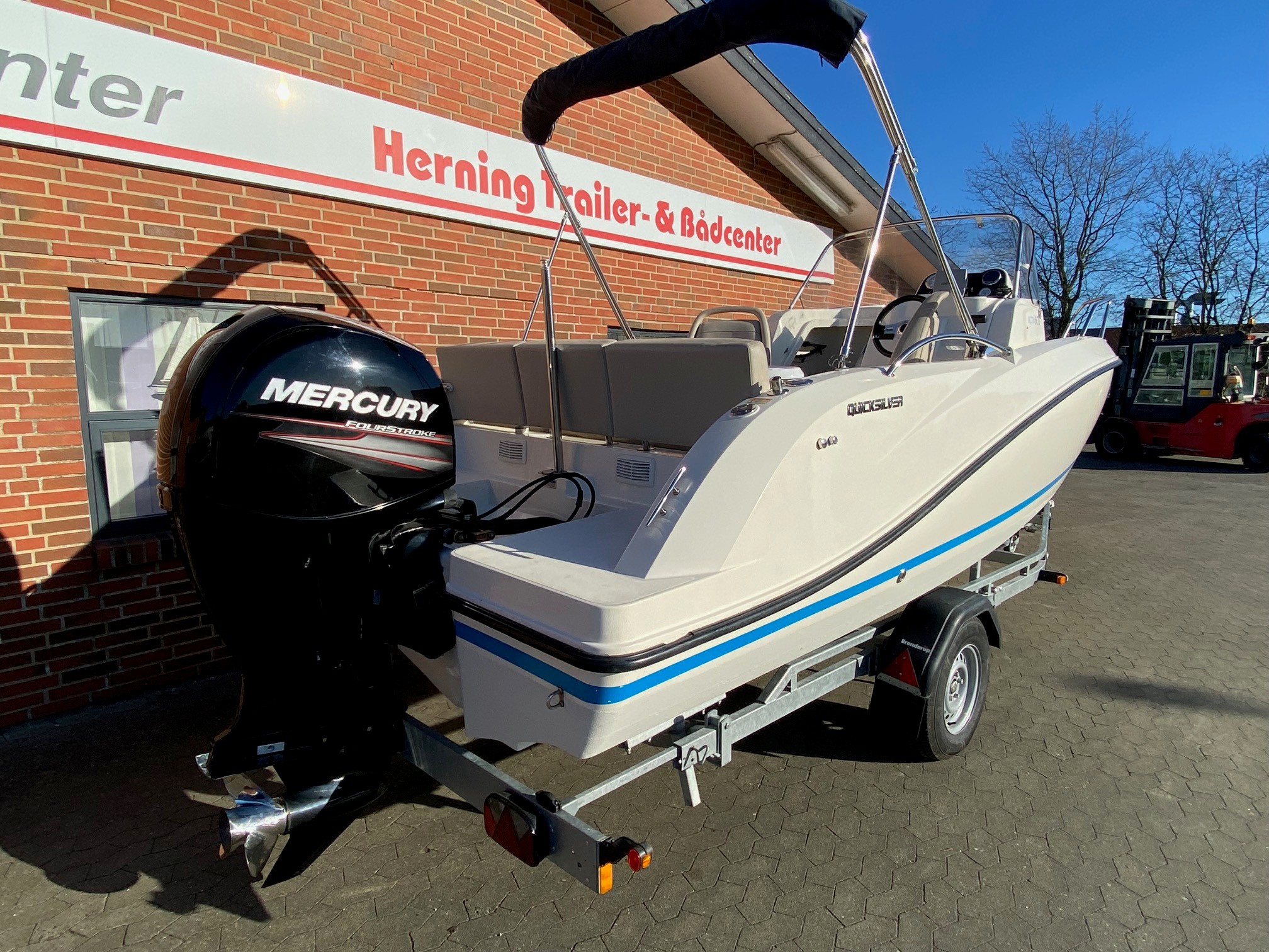 Quicksilver Activ 605 Sundeck m/Mercury F150 hk og Brenderup trailer ...