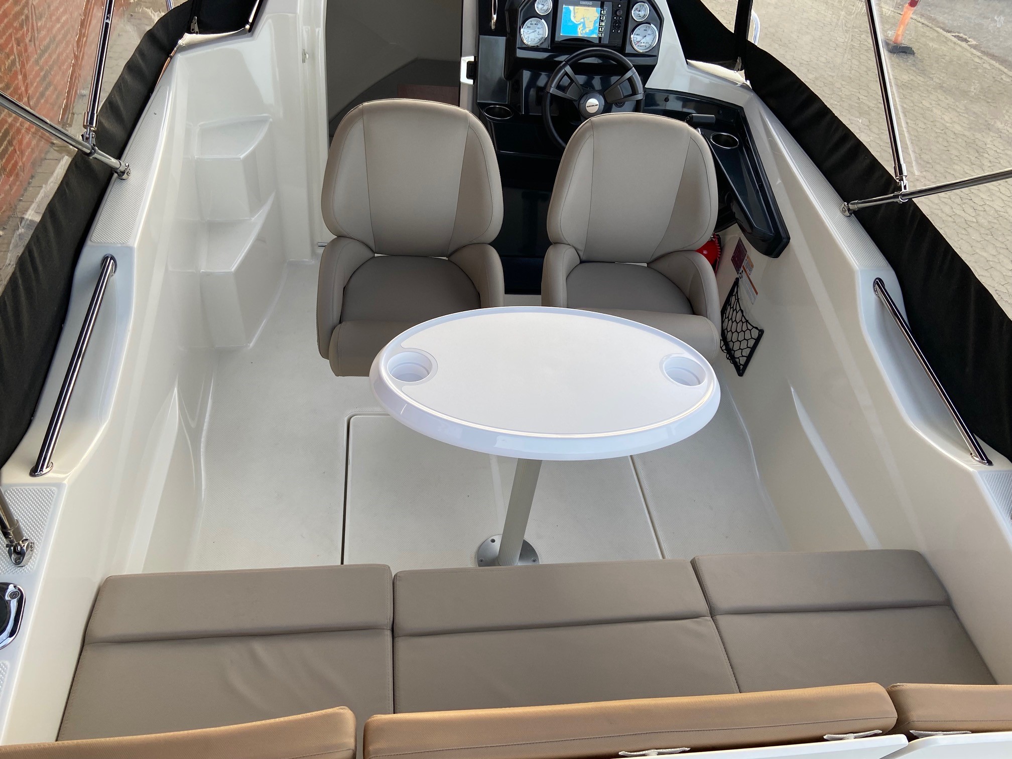 Quicksilver Activ 555 Cabin m/Mercury F115 hk og Brenderup trailer ...