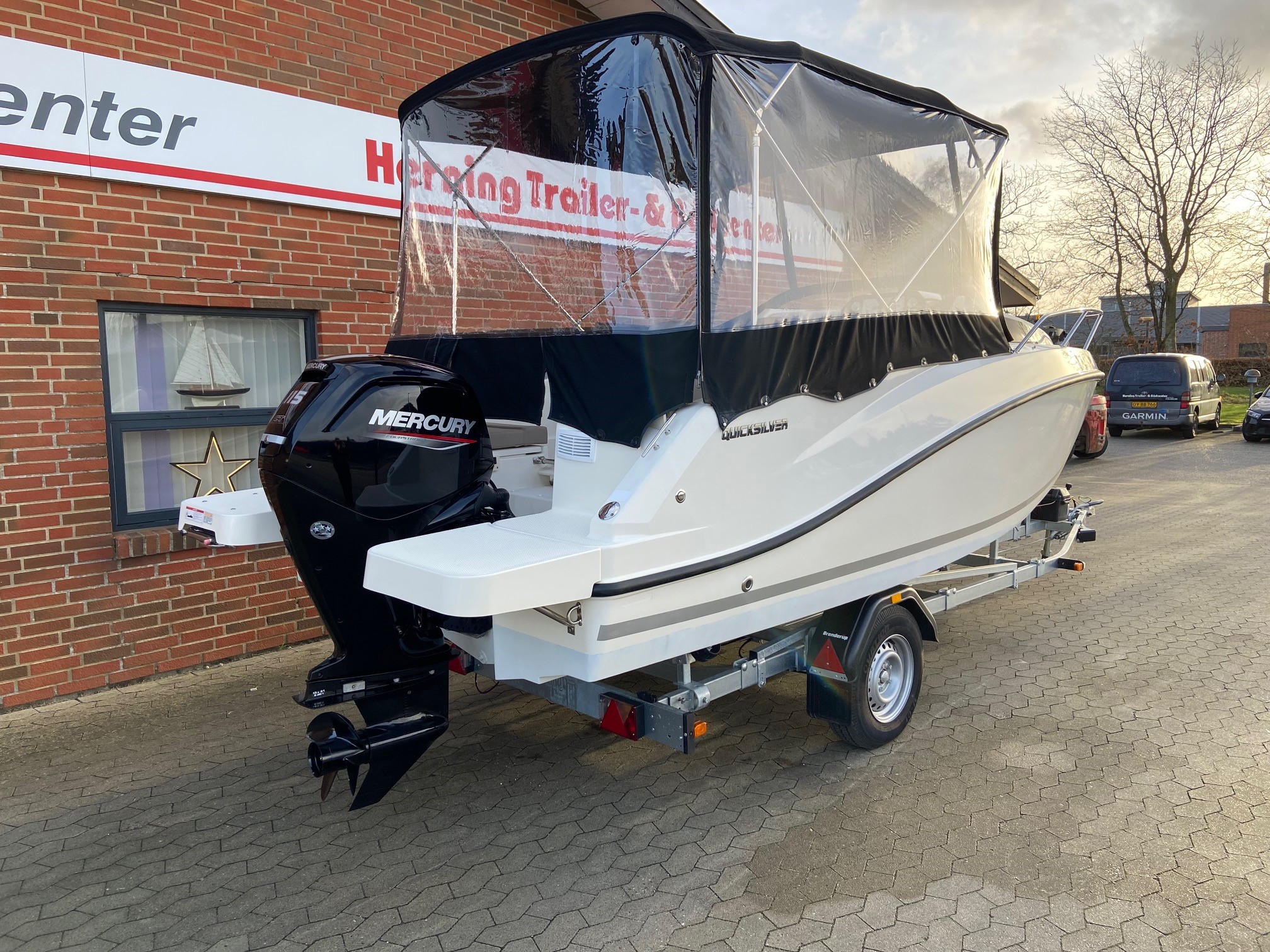 Quicksilver Activ 555 Cabin m/Mercury F115 hk og Brenderup trailer ...